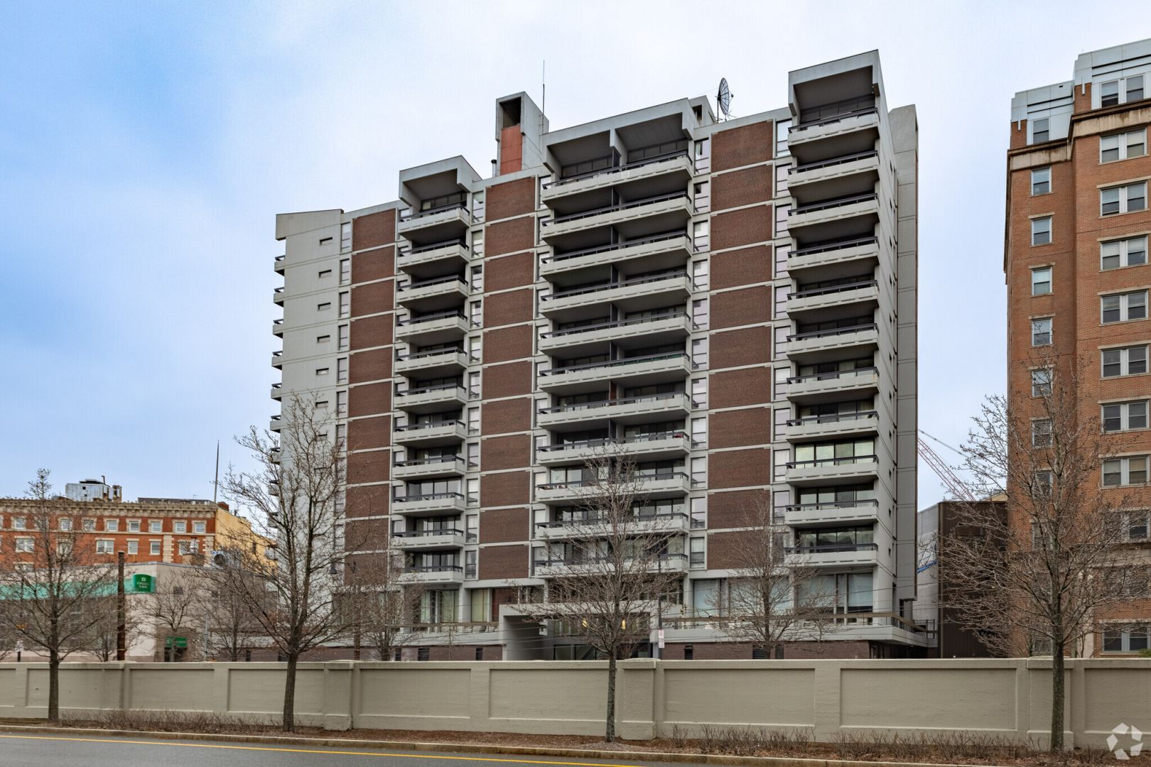 Luxury Boston - Kenmore Tower - Kenmore Square Apartments and Condos ...