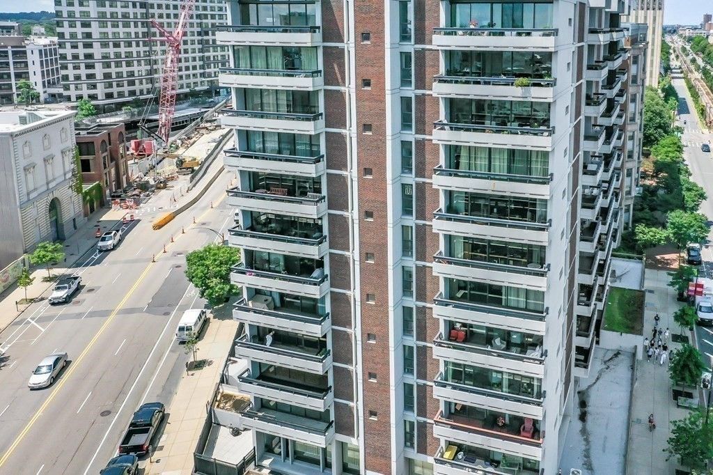 Luxury Boston - Kenmore Tower - Kenmore Square Apartments and Condos ...